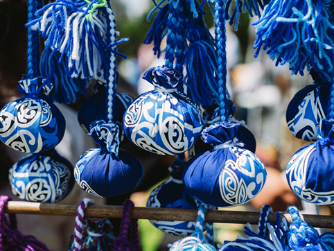 Make your own poi and learn a Māori poi dance - Matariki